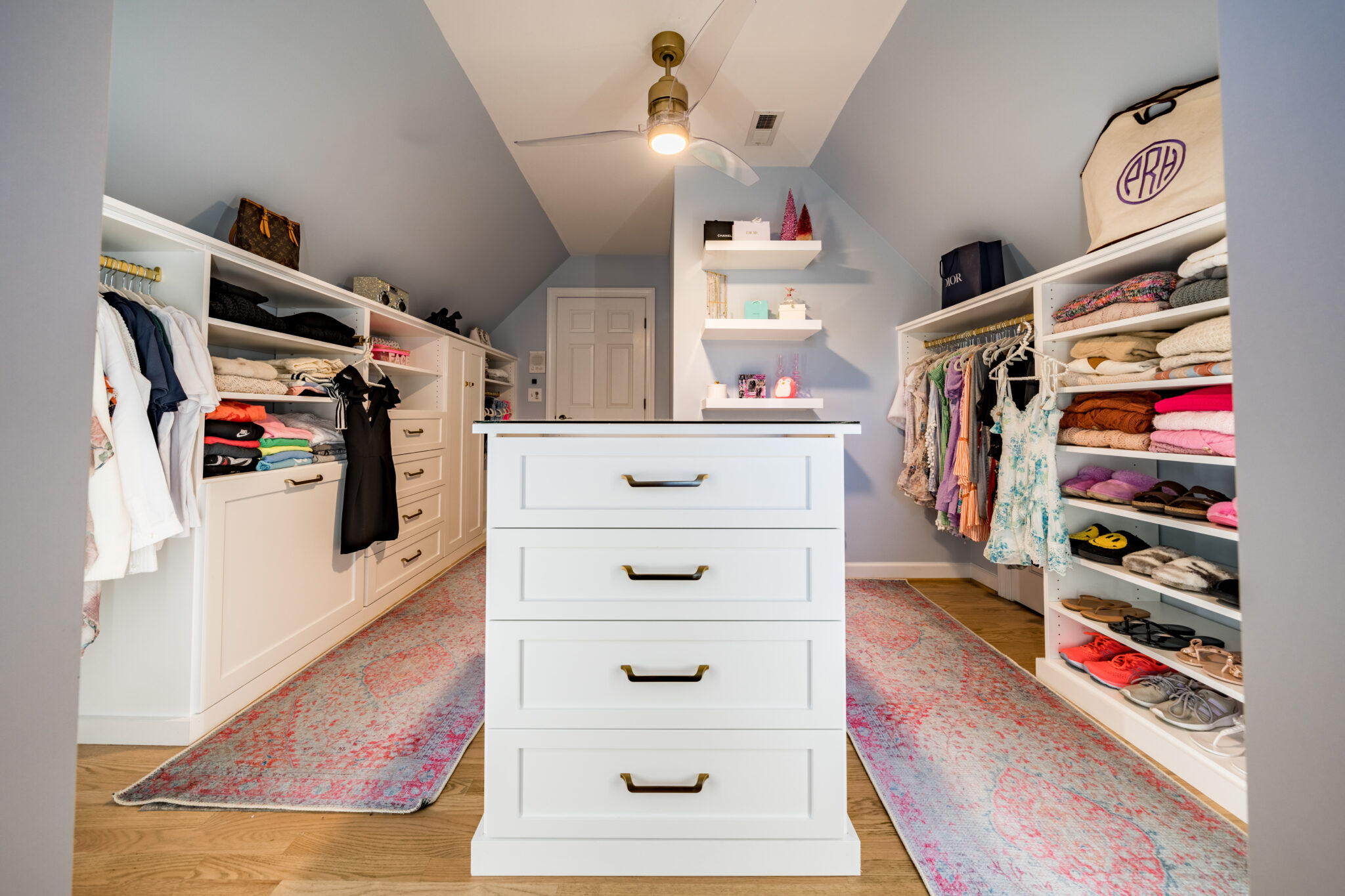 Closet Islands | Inspiration Gallery | Ruffino Custom Closets